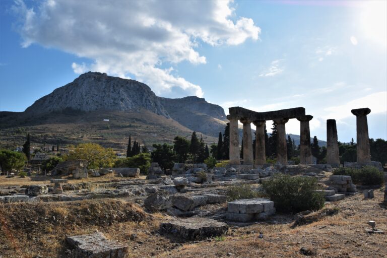 A short guide to Ancient Corinth: Guardian of the Peloponnese